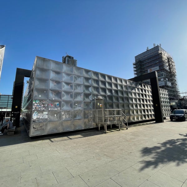 Michael Faraday Memorial - Monument in London