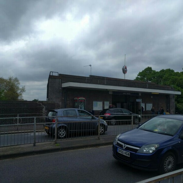 Upney London Underground Station - Metro Station in Barking