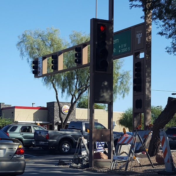 Southern Avenue & Mill Avenue - Intersection in Tempe