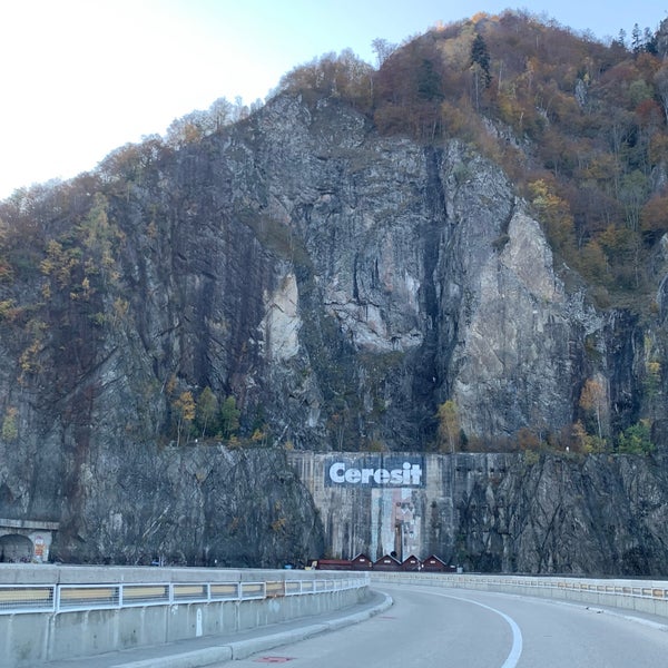 Barajul Vidraru - Scenic Lookout