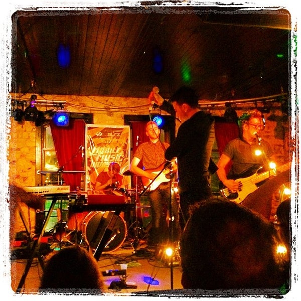 Majestic Music Hall and Bar - Downtown Austin - 419 E 6th St