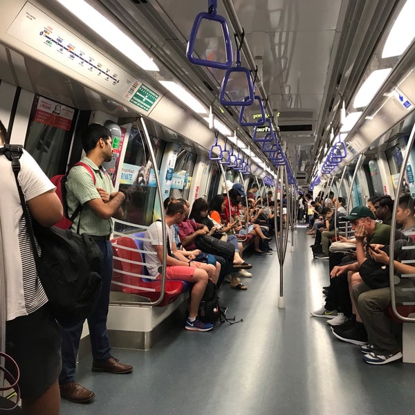 Photos at HarbourFront MRT Interchange (NE1/CC29) - Metro Station in ...