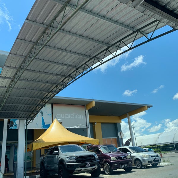 Bataras Hypermarket - Supermarket in Keningau