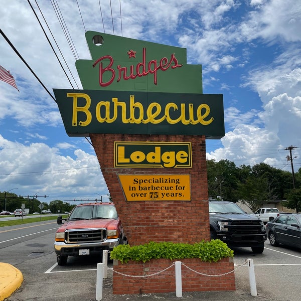 Bridges Barbecue Lodge - 25 tips