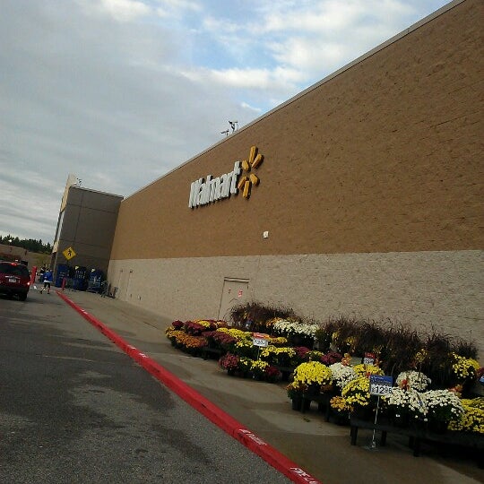 Photos at Walmart Supercenter - Big Box Store in Wisconsin Rapids