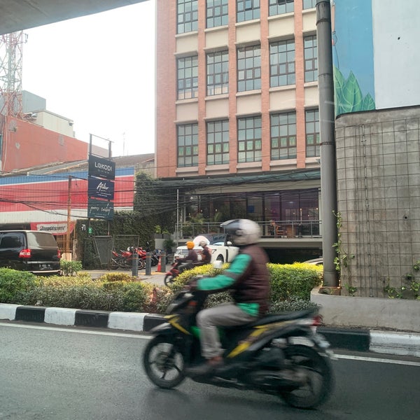 Santa Swalayan - Grocery Store in Kebayoran Baru