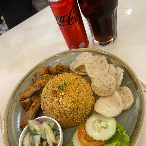 Anjung Saujana Restaurant & Catering - 10 tips from 253 visitors