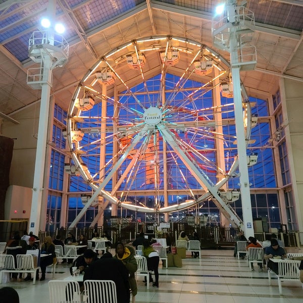 Palisades Center Ferris Wheel