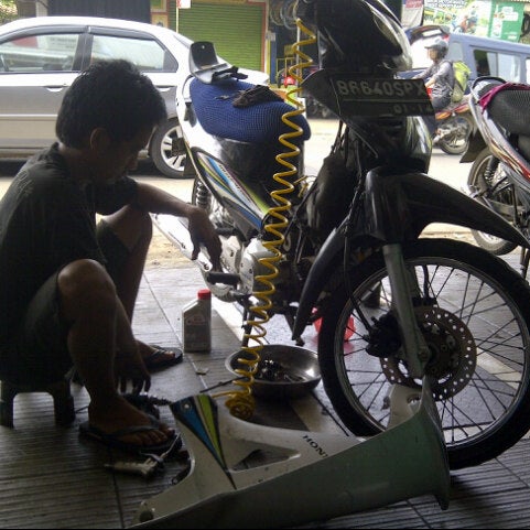 Bengkel Motor Bike Point Castrol