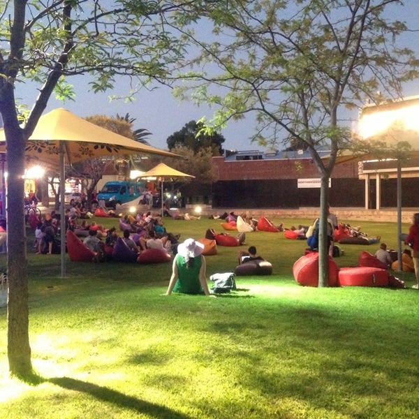 Northbridge Piazza - 13 tips from 1019 visitors