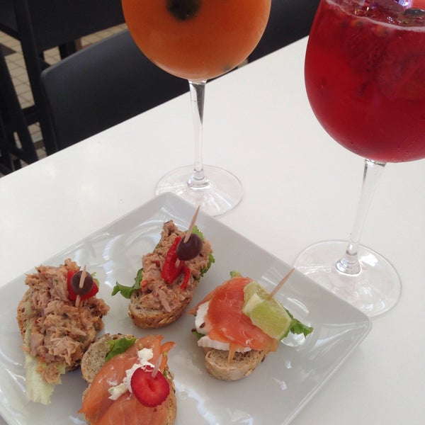 Bubbles Vanity Food & Bar - Lounge