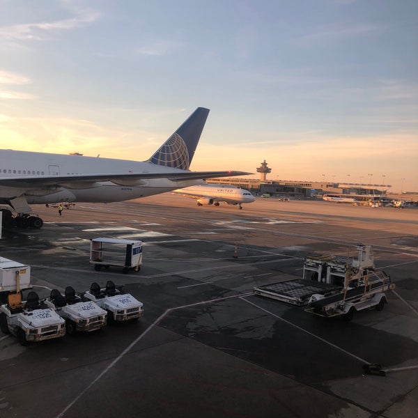 Gate C3 - Airport Gate in Sterling
