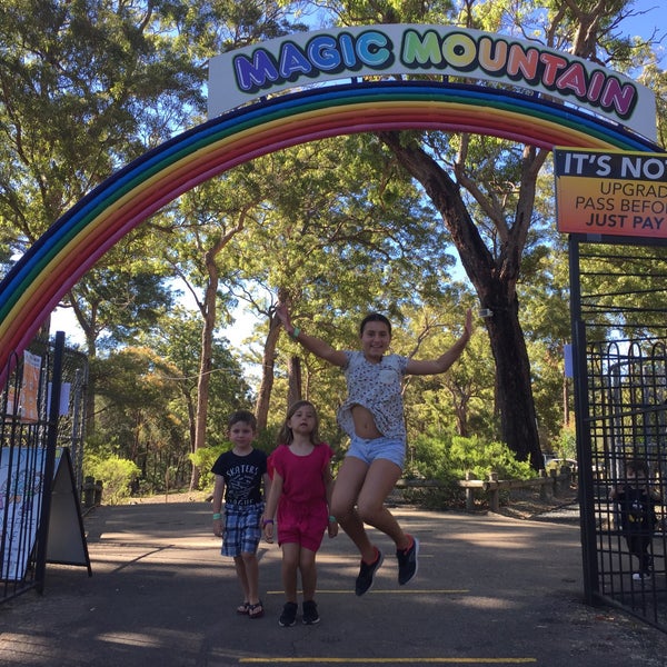 Magic Mountain - Saphire Coast Dr