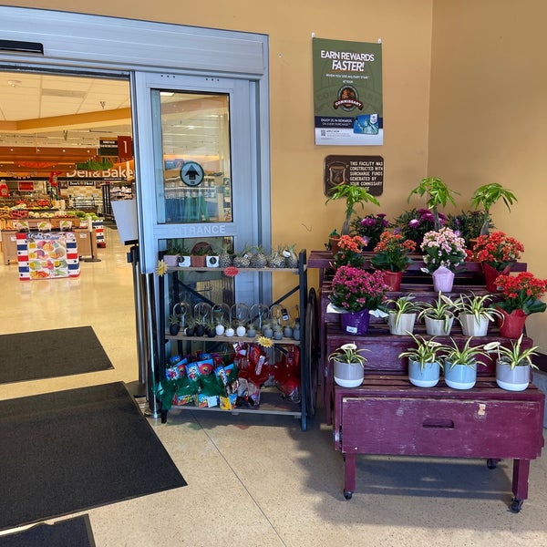 Los Angeles AFB commisary - 7 tips