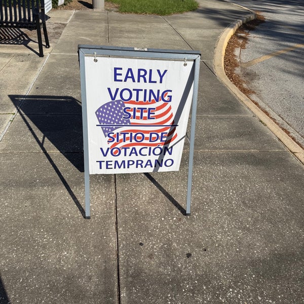 Jacksonville Public Library Southeast Regional Branch - Deerwood - 20 tips