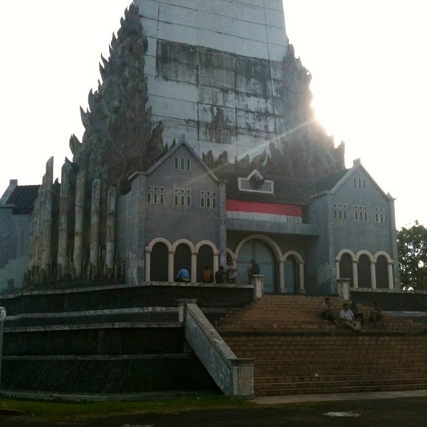 Monumen Mandala - Monument / Landmark in Makassar