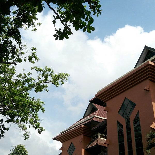 Fakultas Psikologi Sosial Budaya (FPSB) UII - College Academic Building
