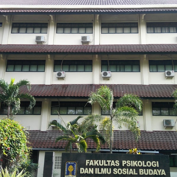 Fakultas Psikologi Sosial Budaya (FPSB) UII - College Academic Building