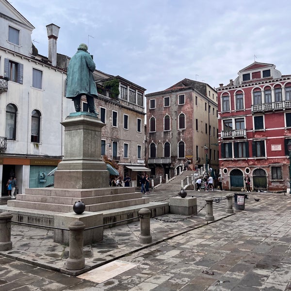 Campo Manin - San Marco - Campo Manin