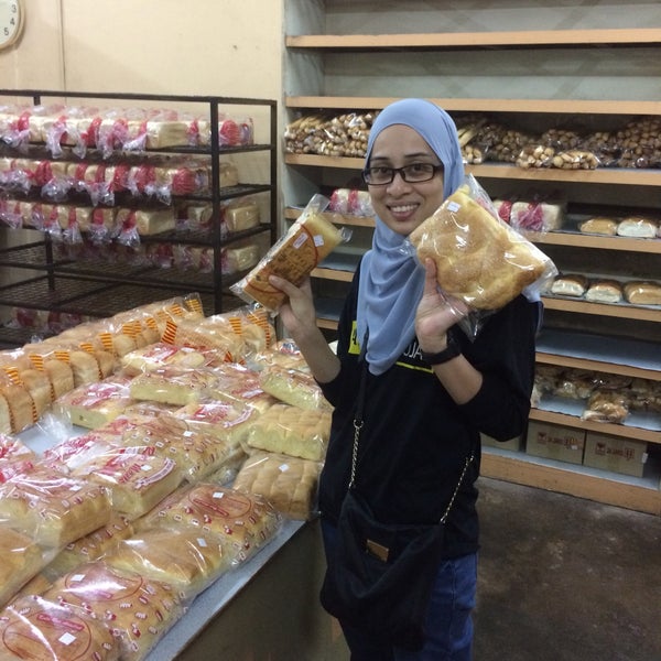 Kedai Roti Abdullah - Bakery in Kuala Terengganu