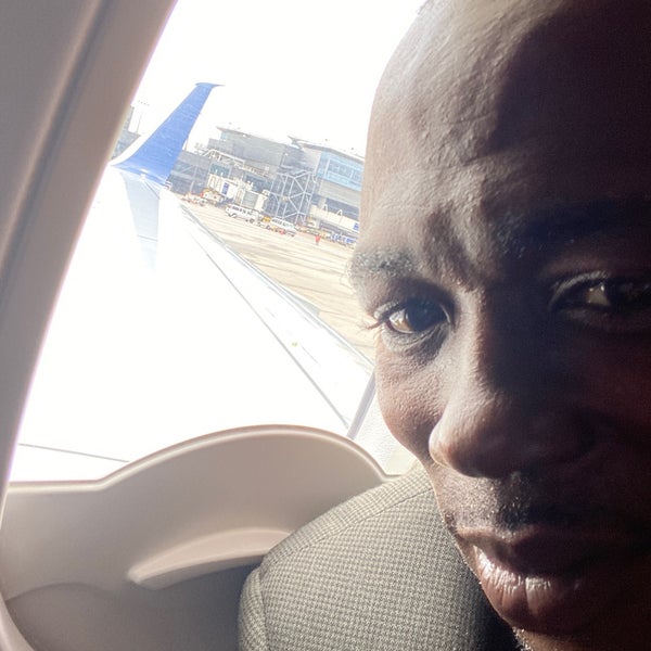 Gate B14 - Airport Gate