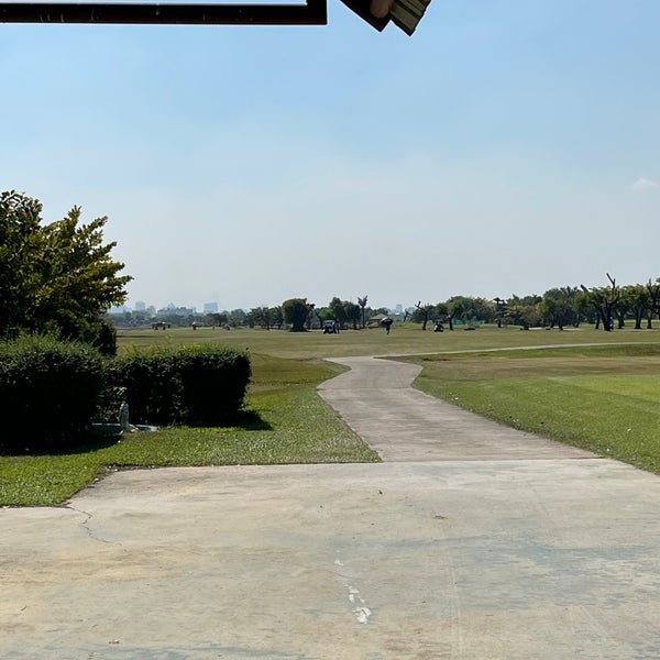 สนามกอล์ฟกานตรัตน์ (Kantarat Golf Course) - สนามกอล์ฟ