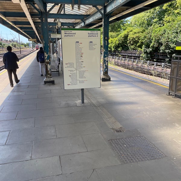 Upney London Underground Station - Metro Station in Barking