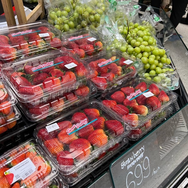 Photos at Tops Food Hall (ท็อปส์ ฟู้ด ฮอลล์) - Supermarket in Pathum Wan