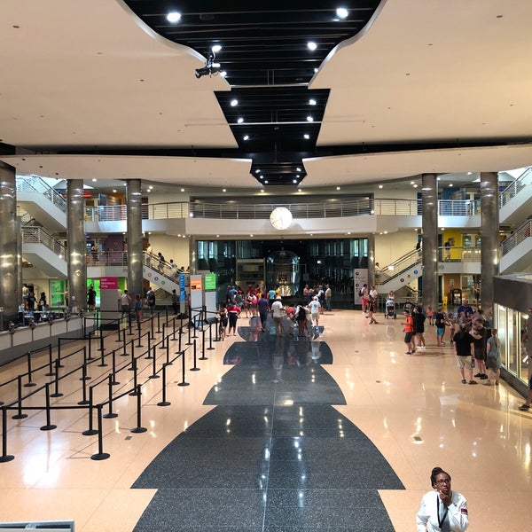 MSI Entry Hall - Chicago, IL