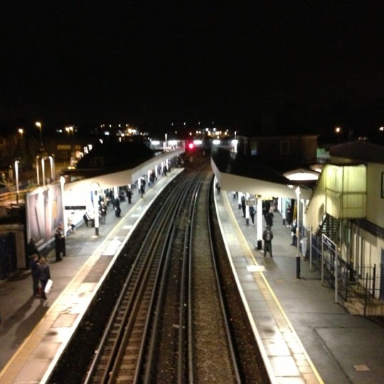 Staines Railway Station (SNS) - Station Approach