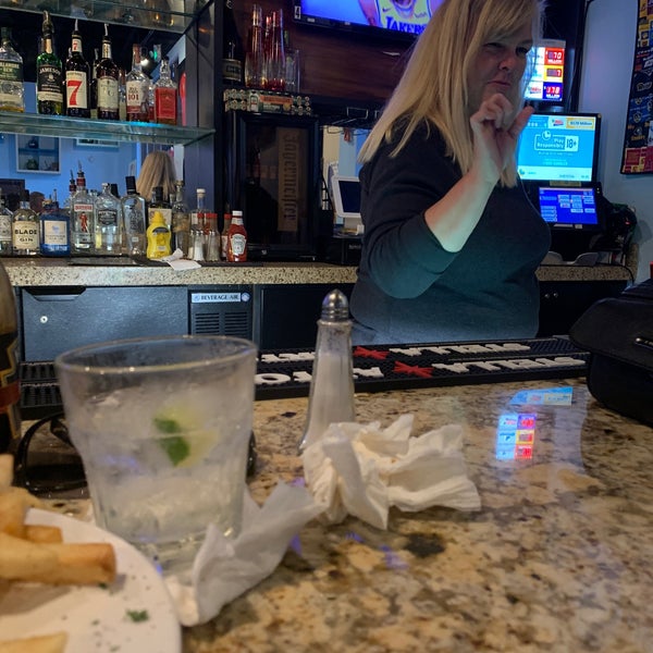 Schooner Bar & Grill (Now Closed) - 15 tips