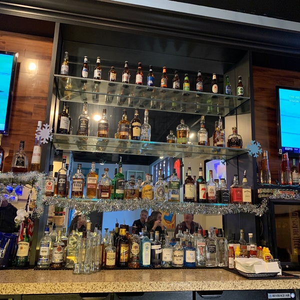 Schooner Bar & Grill (Now Closed) - 15 tips