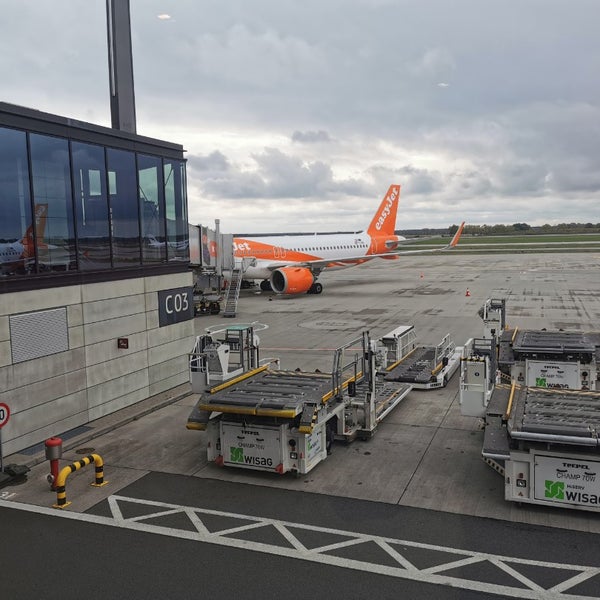 Gate C22 - Airport Gate