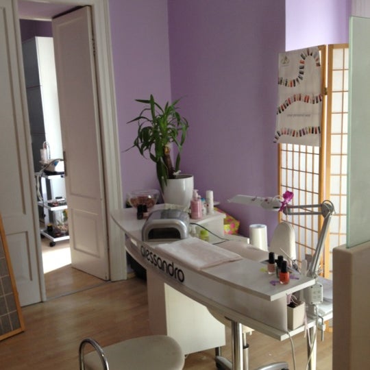 Beauty Salon Fei-Fei - Nail Salon