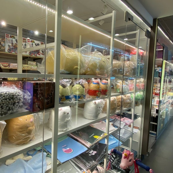 Photos at Elizabeth Center Gift Shops - Chinatown - 15 Elizabeth St