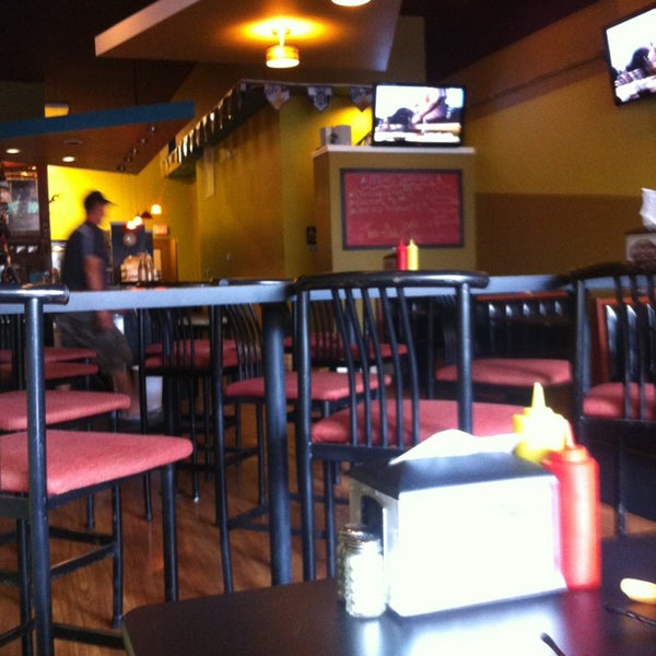 Moe's BarBar Shop - Howell, MI