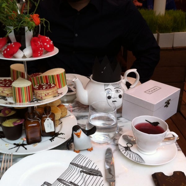 Madhatter's Tea Party - Tea Room in London