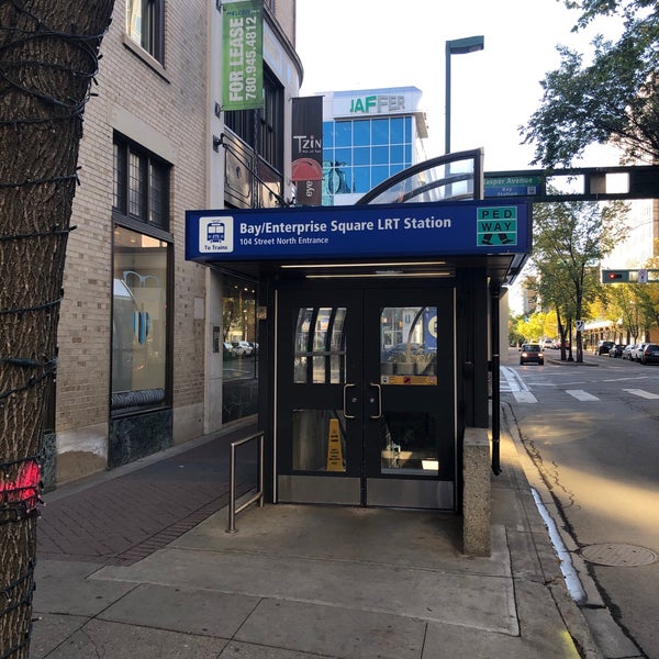 Bay/Enterprise Square LRT Station - Downtown Edmonton - エドモントン、AB