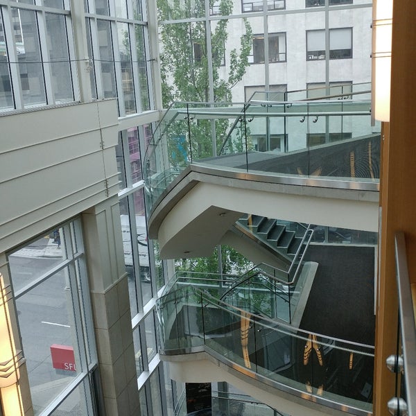 SFU Segal Graduate School of Business - College Academic Building in ...