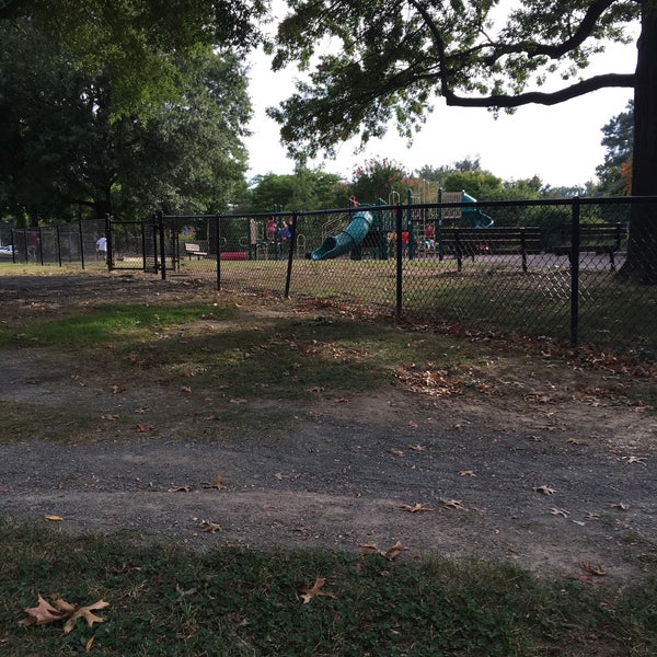 Simpson Park Playground - Del Ray - 301-399 E Duncan Ave