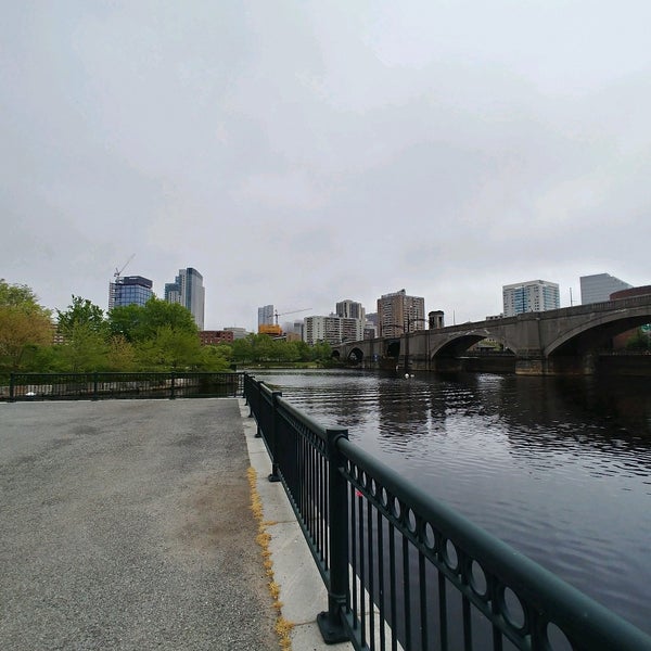 MBTA Science Park / West End Station - Metro Station in Downtown Boston