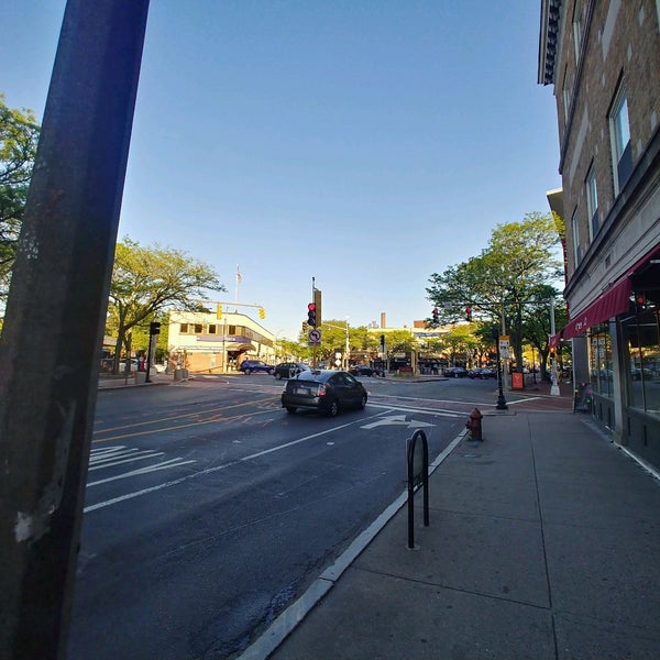 Davis Square Busway - Bus Station in Davis Square