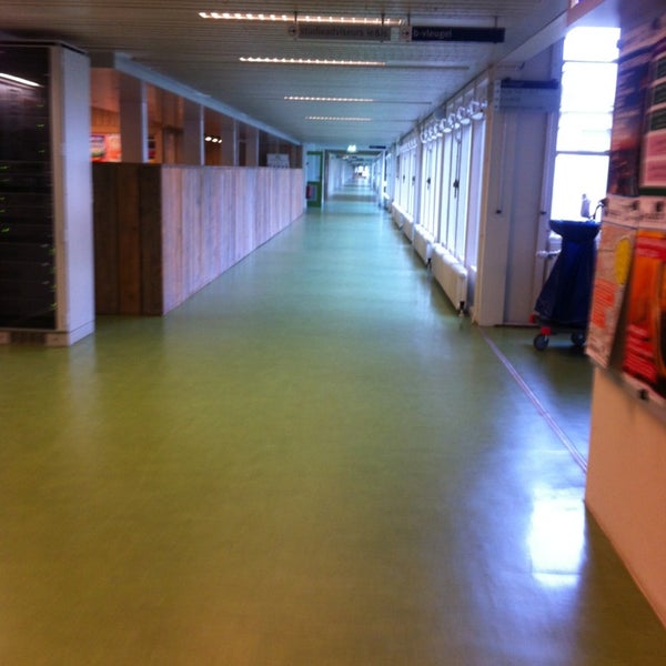 TU/e Paviljoen - College Technology Building in TU-terrein