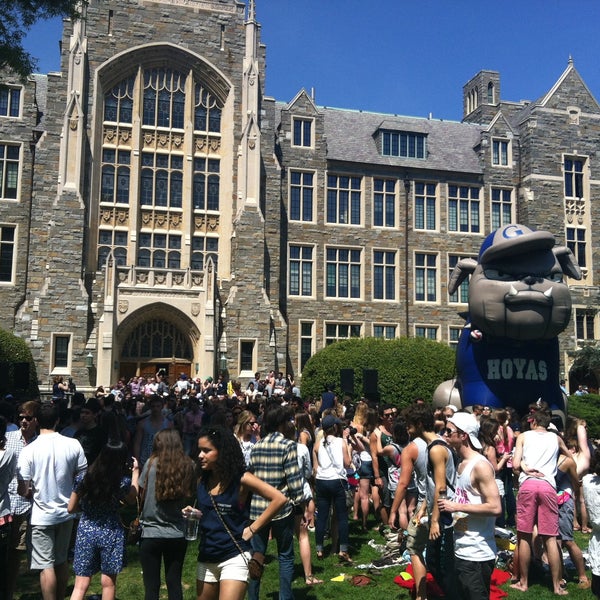 Copley Lawn - College Quad in Georgetown