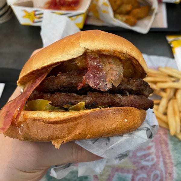 Carl's Jr. - Fast Food Restaurant in Los Angeles