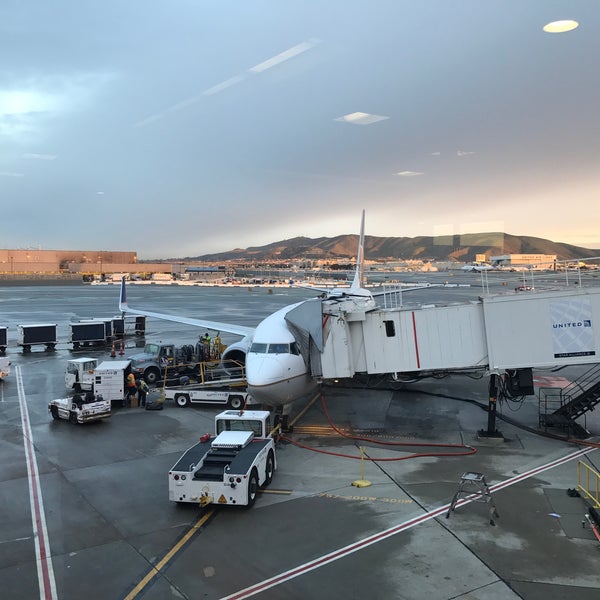 Photos at Gate F21 - San Francisco, CA