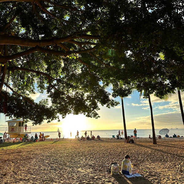 Queen's Beach - Surf Spot in Diamond Head - Kapahulu - St. Louis