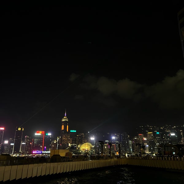 Victoria Harbour 維多利亞港 - Harbor or Marina in Victoria Harbour