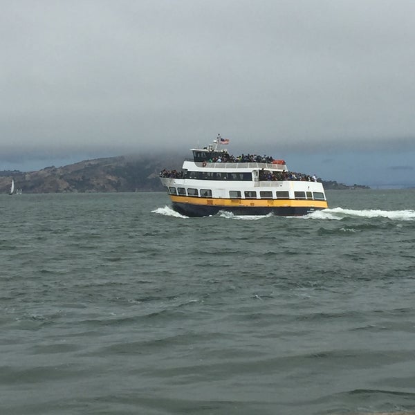 Blue & Gold Ferry to Pier 39 - Boat or Ferry