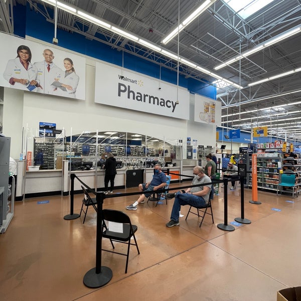 Walmart Supercenter - 5260 W 7th St